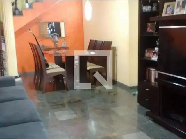 Casa / Sobrado para Locação em São Paulo/SP Vila Carrão 4 Quartos