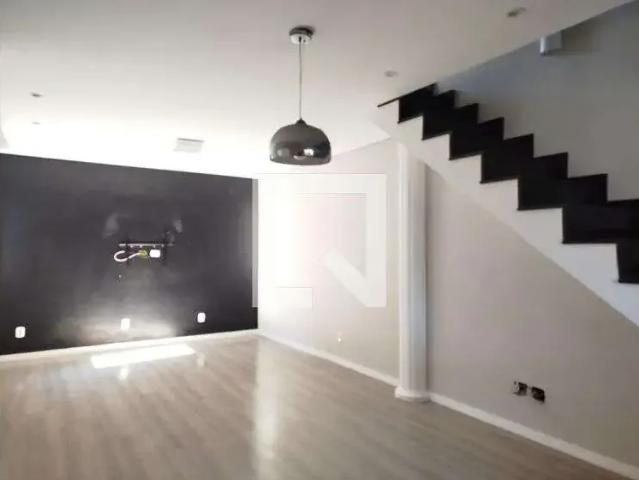 Casa / Sobrado para Locação em São Paulo/SP Vila Carrão 4 Quartos