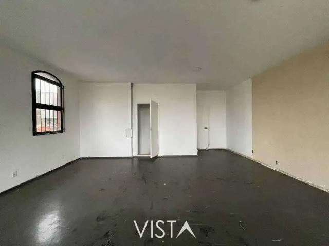 Casa / Sobrado para Locação em São Paulo/SP Vila Carrão 6 Quartos