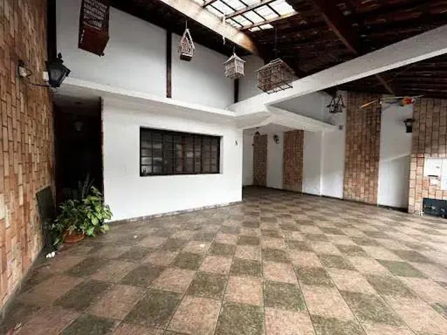 Casa / Sobrado para Locação em São Paulo/SP Vila Domitila 3 Quartos