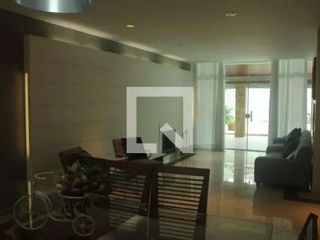 Casa / Sobrado para Locação em São Paulo/SP Vila Gea 5 Quartos