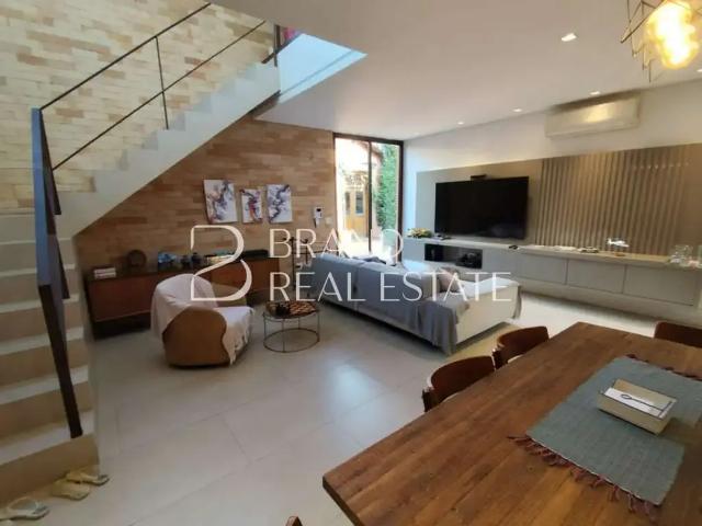 Casa / Sobrado para Locação em São Paulo/SP Vila Madalena 5 Quartos