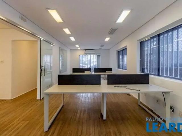 Casa / Sobrado para Locação em São Paulo/SP Vila Madalena 5 Quartos