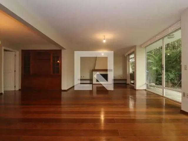 Casa / Sobrado para Locação em São Paulo/SP Vila Madalena 6 Quartos