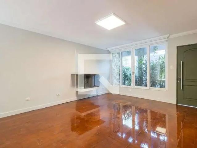 Casa / Sobrado para Locação em São Paulo/SP Vila Nova Conceição 3 Quartos