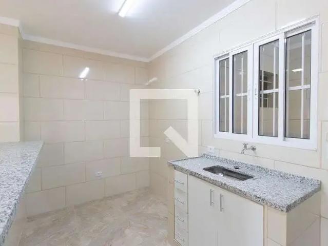 Casa / Sobrado para Locação em São Paulo/SP Vila Nova Galvão 2 Quartos