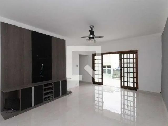 Casa / Sobrado para Locação em São Paulo/SP Vila Nova Galvão 3 Quartos