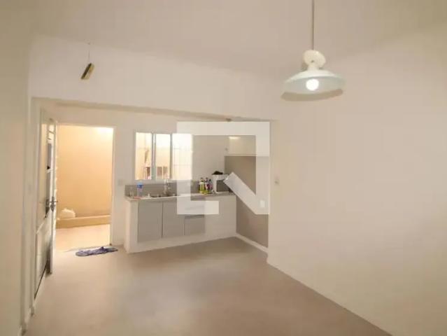 Casa / Sobrado para Locação em São Paulo/SP Vila Santa Maria 2 Quartos