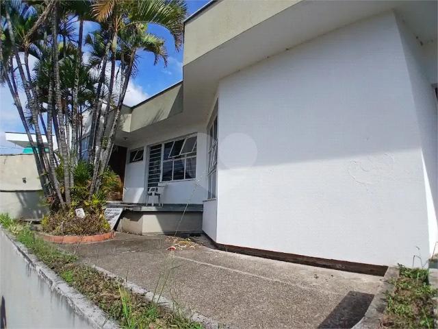 Casa / Sobrado para Locação em São Roque/SP Esplanada Mendes Moraes 3 Quartos