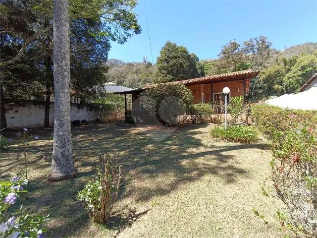 Casa / Sobrado para Locação em São Roque/SP Esplanada Mendes Moraes 3 Quartos