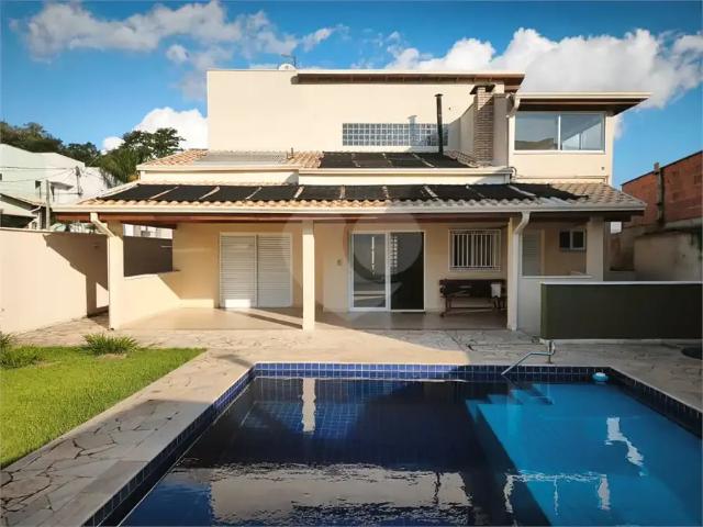 Casa / Sobrado para Locação em São Roque/SP Vila Santa Rosália 3 Quartos