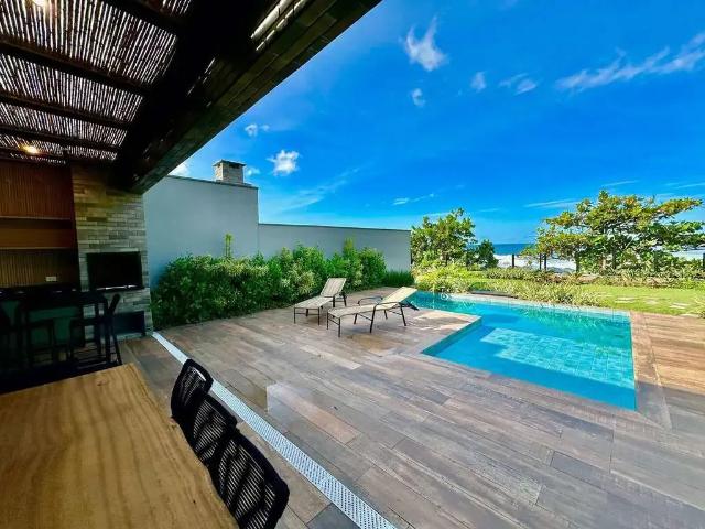 Casa / Sobrado para Locação em São Sebastião/SP Maresias 4 Quartos
