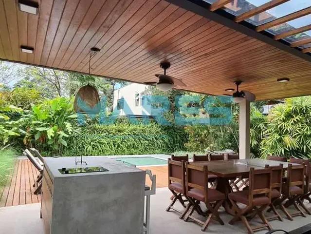 Casa / Sobrado para Locação em São Sebastião/SP Baleia 4 Quartos
