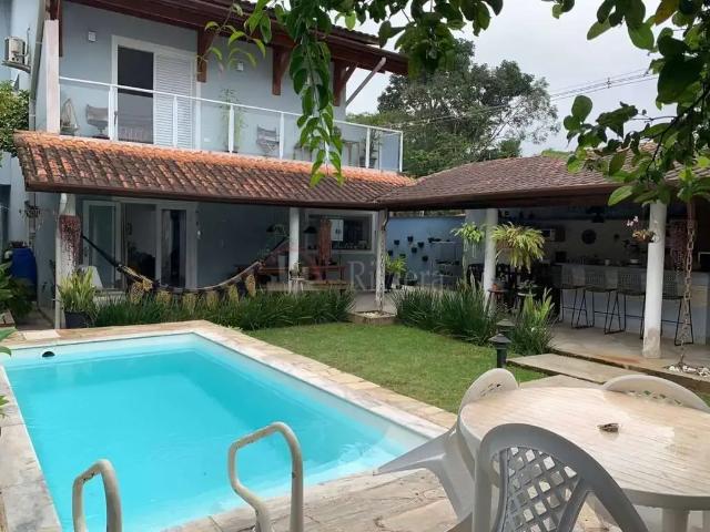 Casa / Sobrado para Locação em São Sebastião/SP Barra do Una 4 Quartos