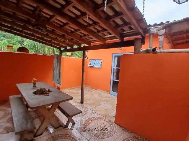 Casa / Sobrado para Locação em São Sebastião/SP Boiçucanga 3 Quartos