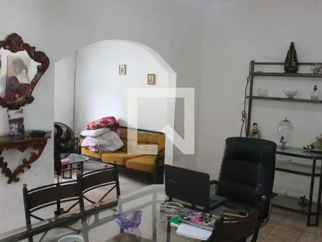 Casa / Sobrado para Locação em São Vicente/SP Centro 2 Quartos