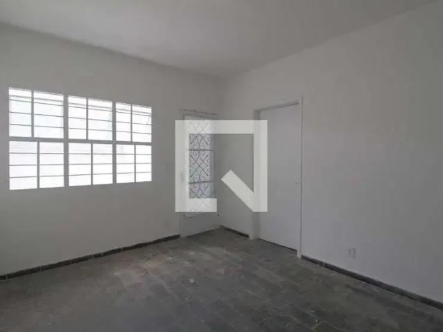 Casa / Sobrado para Locação em Sorocaba/SP Vila Trujillo 2 Quartos