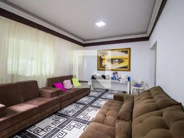 Casa / Sobrado para Locação em Sorocaba/SP Jardim Botucatu 4 Quartos