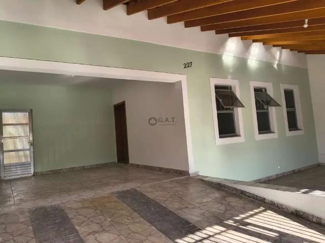 Casa / Sobrado para Locação em Sorocaba/SP Jardim Zulmira 3 Quartos