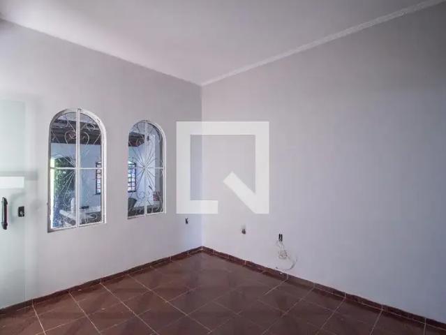 Casa / Sobrado para Locação em Sorocaba/SP Parque das Laranjeiras 3 Quartos