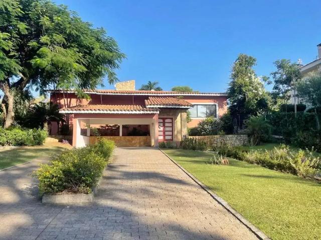 Casa / Sobrado para Locação em Salto/SP Condomínio Monte Belo 4 Quartos