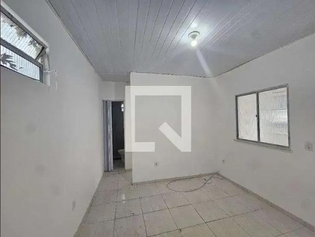 Casa / Sobrado para Locação em Salvador/BA Boca do Rio 2 Quartos