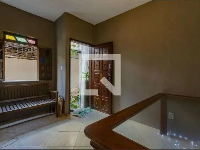 Casa / Sobrado para Locação em Salvador/BA Brotas 4 Quartos