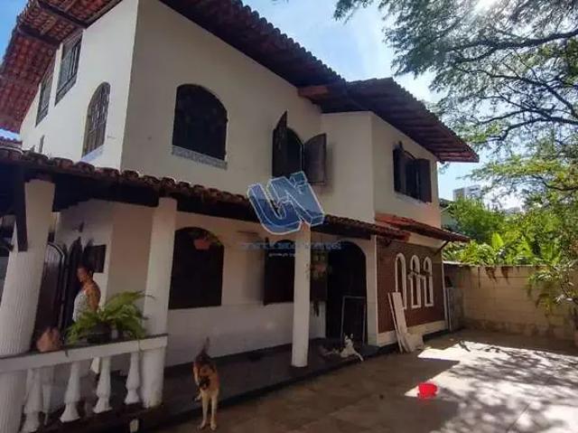 Casa / Sobrado para Locação em Salvador/BA Caminho das Árvores 4 Quartos