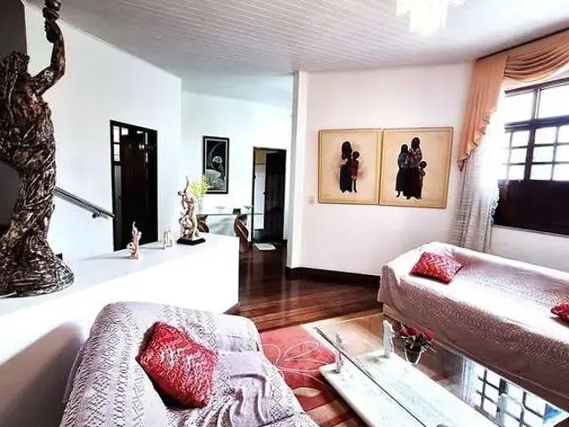 Casa / Sobrado para Locação em Salvador/BA Caminho das Árvores 4 Quartos