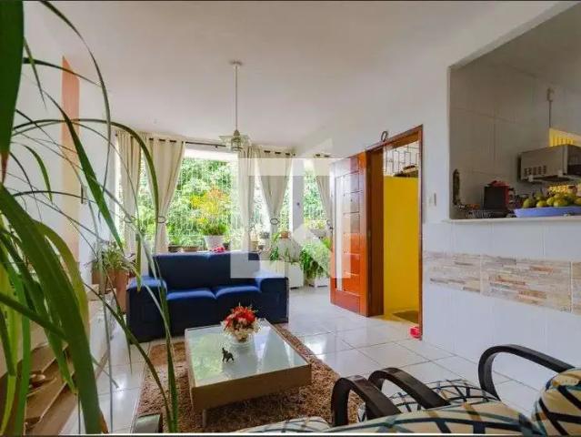 Casa / Sobrado para Locação em Salvador/BA Caixa D'Água 4 Quartos