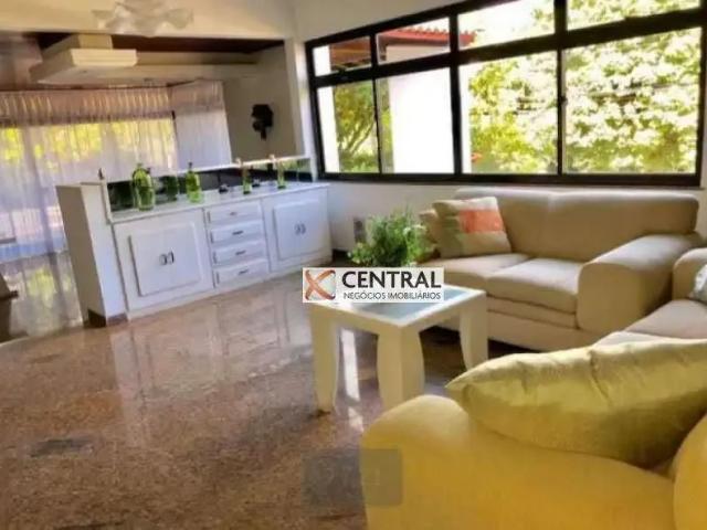 Casa / Sobrado para Locação em Salvador/BA Itaigara 5 Quartos