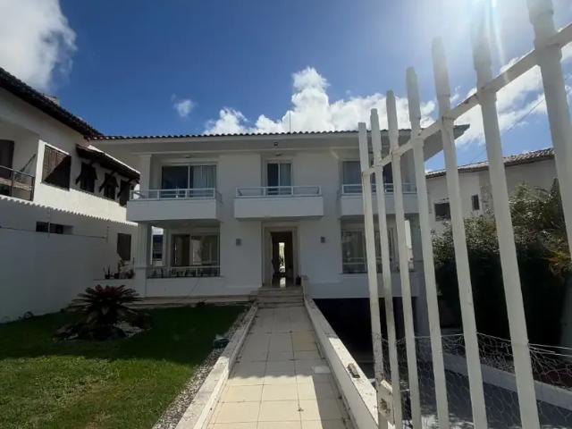 Casa / Sobrado para Locação em Salvador/BA Itaigara 5 Quartos