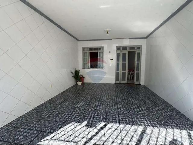 Casa / Sobrado para Locação em Salvador/BA Monte Serrat 5 Quartos