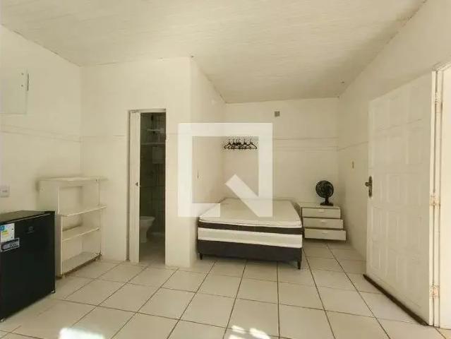 Casa / Sobrado para Locação em Salvador/BA Patamares 1 Quartos