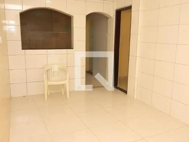 Casa / Sobrado para Locação em Salvador/BA Pernambués 2 Quartos
