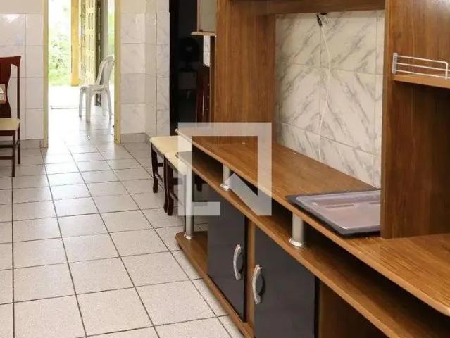 Casa / Sobrado para Locação em Salvador/BA Pernambués 2 Quartos