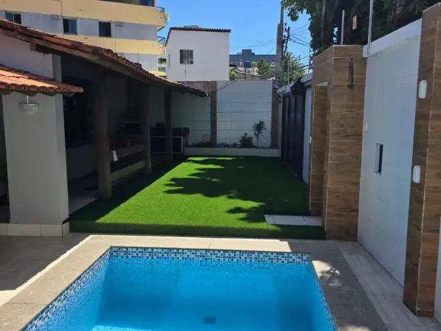 Casa / Sobrado para Locação em Salvador/BA Pernambués 4 Quartos