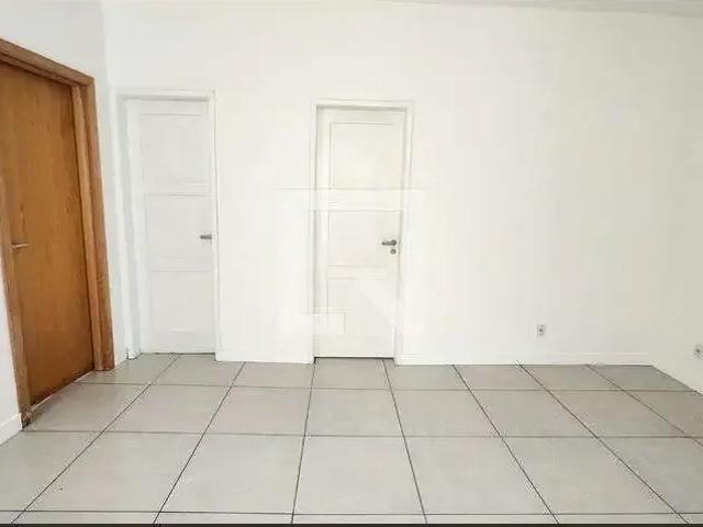 Casa / Sobrado para Locação em Salvador/BA Pituba 2 Quartos