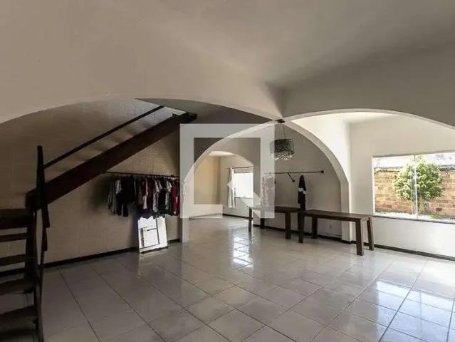Casa / Sobrado para Locação em Salvador/BA São Cristóvão 6 Quartos