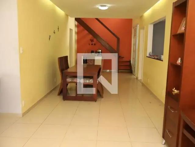 Casa / Sobrado para Locação em Salvador/BA Stella Maris 4 Quartos