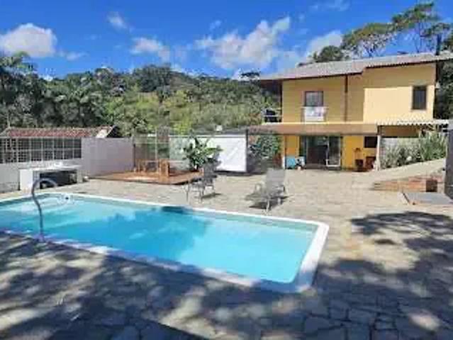 Casa / Sobrado para Locação em Santo Antônio do Pinhal/SP Sertãozinho 3 Quartos