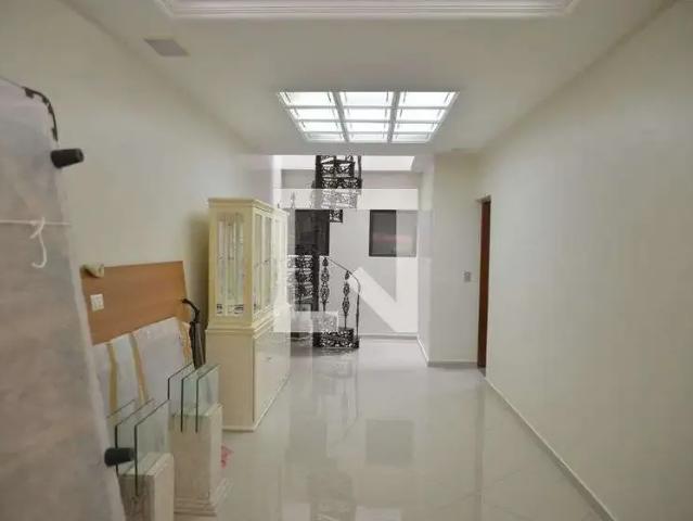 Casa / Sobrado para Locação em Santo André/SP Utinga 6 Quartos