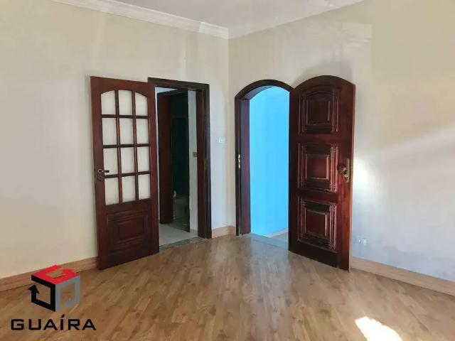 Casa / Sobrado para Locação em Santo André/SP Jardim Bom Pastor 5 Quartos