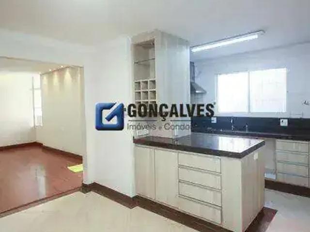 Casa / Sobrado para Locação em Santo André/SP Jardim Stella 5 Quartos