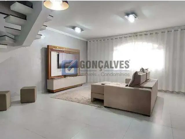 Casa / Sobrado para Locação em Santo André/SP Jardim Rina 3 Quartos