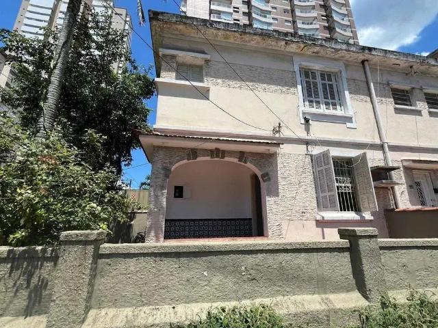 Casa / Sobrado para Locação em Santos/SP Campo Grande 2 Quartos
