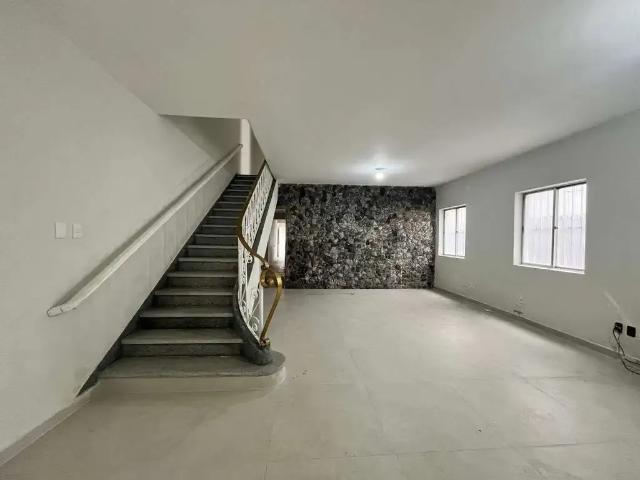Casa / Sobrado para Locação em Santos/SP Campo Grande 3 Quartos