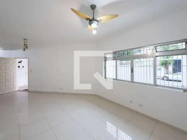 Casa / Sobrado para Locação em Santos/SP Aparecida 3 Quartos