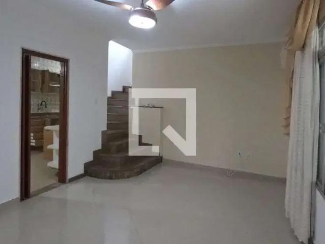 Casa / Sobrado para Locação em Santos/SP Aparecida 3 Quartos