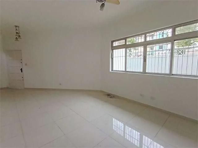 Casa / Sobrado para Locação em Santos/SP Aparecida 3 Quartos